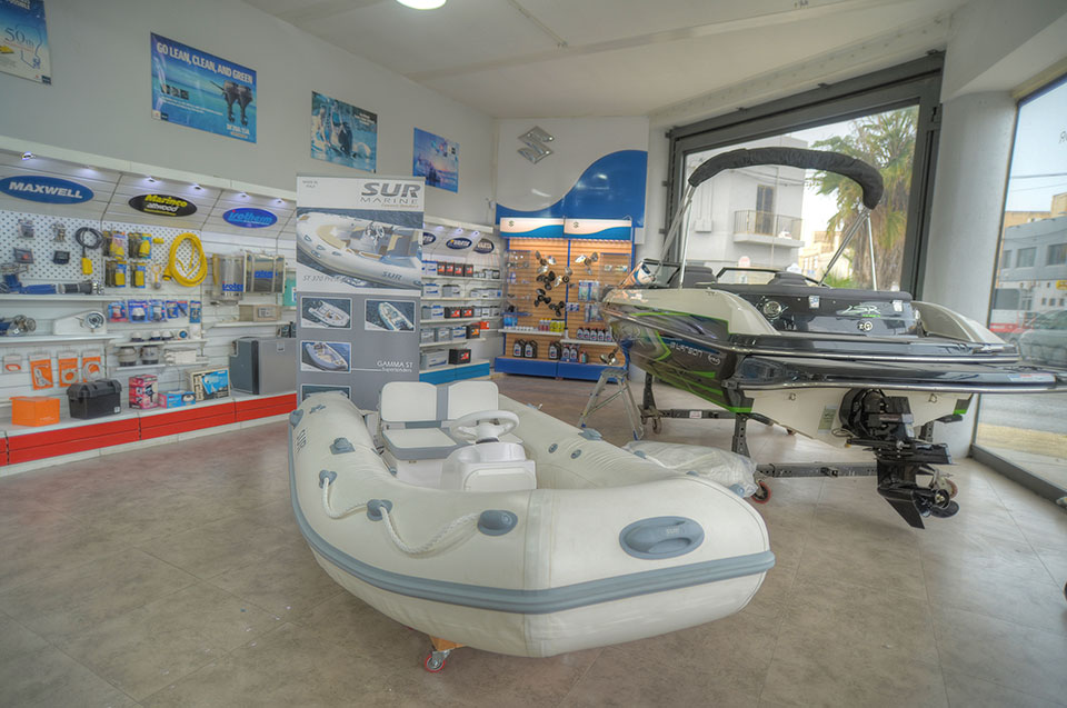 10-showroom - Strand Marine